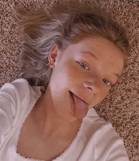 Avenlie Bleu R Celebstongues99999999