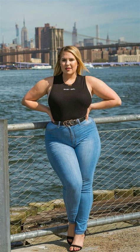 Pin Van Ulung Op Jeans Curvy Vrouwen Mode Vrouwen Mode Damesmode