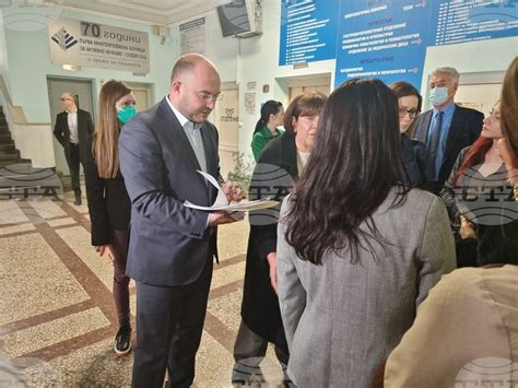 Да бъде обявена грипна епидемия в София препоръчват директорите на две