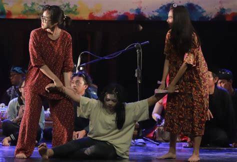 Pertunjukan Teater Siluman Monyet Bodas Kritisi Masalah Narkoba Dan Korupsi Seni Co Id