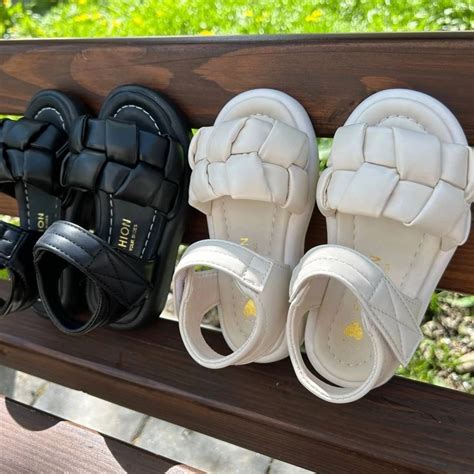 ДИТЯЧІ ТУФЛІ КРОСІВКИ КУРТКИ ДЖИНСИ Нереально класні босоніжки 😍 🔹Стильні та зручні 🔸