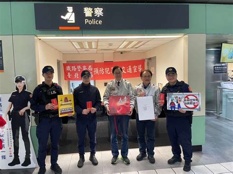 張善政前往運輸場關心春節疏運 慰問值勤人員辛勞