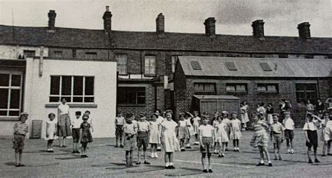 St Thomas Primary School Party Theatre Alibi