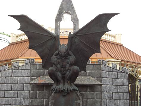 Huge Gargoyle Statue At Johanna Reed Blog