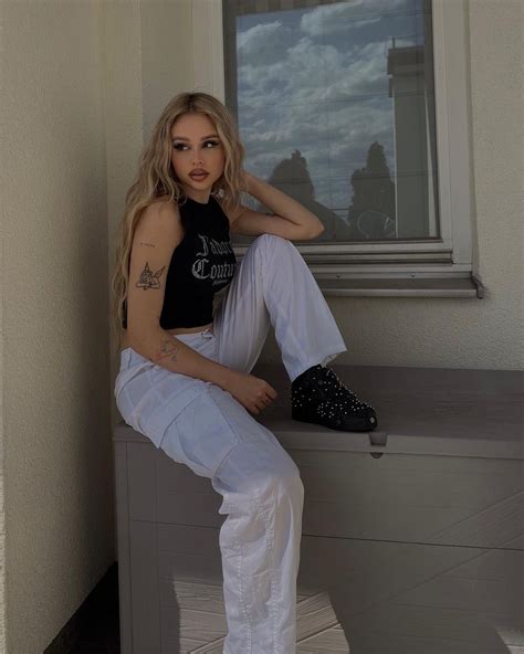 Lila Janowska Bio Age Height Wiki Models Biography