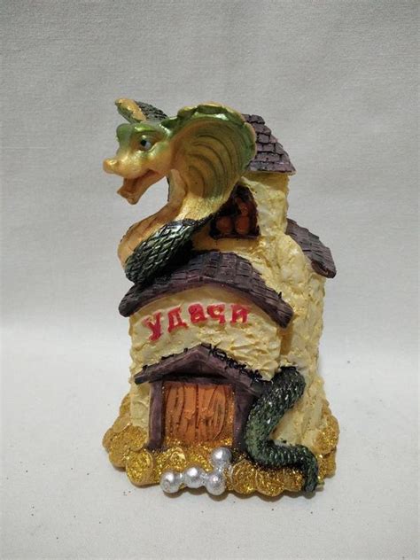 Змея символ 2025 года статуэтка декор сувенир подарок — цена 182 грн в каталоге Статуэтки