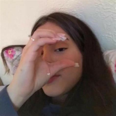 Pin Em Girl Icon