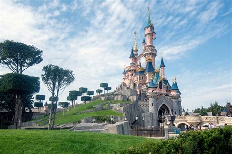 España Contará Con Una Réplica Sostenible Del Castillo De Disney