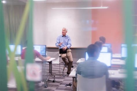 Teacher And Babes In Computer Lab Classroom 12444422 Stock Photo At Vecteezy