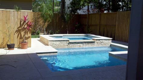 Elegant Rectangular Pool Designs With Integrated Hot Tubs