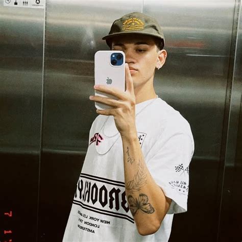 Erick Oliveira Erick Oliveira62 • Threads Say More