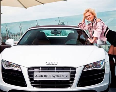 Машина Валерии: на каком автомобиле ездит певица?