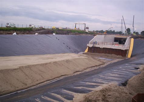 Dry Installation Genap Geosynthetics For Infrastructure Cwe
