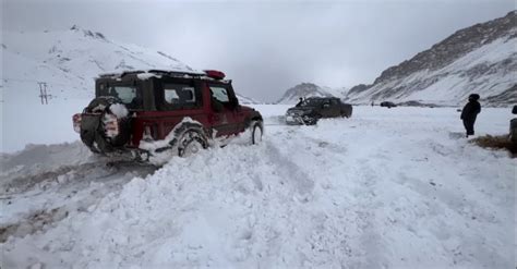 Mahindra Thar 4x4 Stuck While Off Roading In Deep Snow Isuzu V Cross