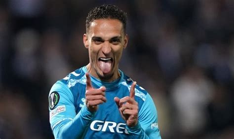 Paso Al Frente Para Firmar A Antony