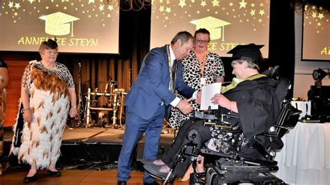 Kāpiti Diversional Therapist Annelize Steyn Wins Award Despite Her Own