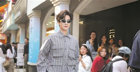 潮流邂逅烟火气 时尚达人在广州东山口闹市走秀拉开“环球消费季”大幕腾讯新闻