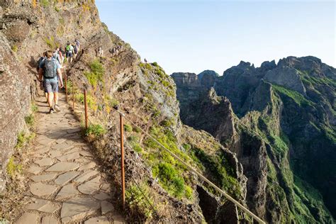 Best Way To Hike Pico Do Arieiro To Pico Ruivo Pr1 Madeiras 1