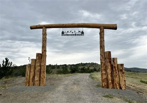 Log Entrance Gates