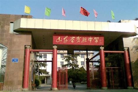 济南初中语文在职教师任教30余年，多年带毕业班