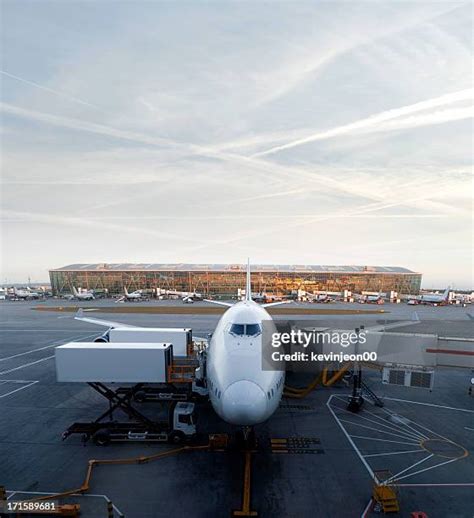 Passenger Loading Photos And Premium High Res Pictures Getty Images