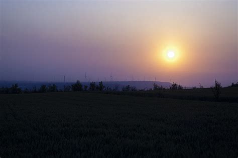 하 얀 풍차 배경 일러스트 하 얀 풍차 사진 벡터 및 Psd 파일 무료 다운로드 Pngtree