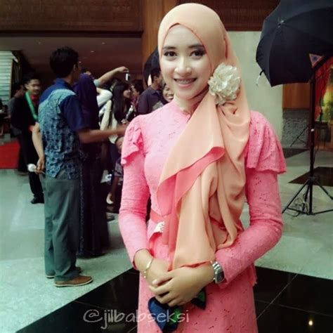 Miciko White JILBAB SEKSI PART 1