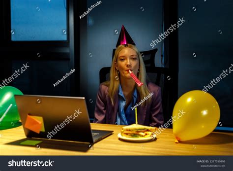 Party Whistle Pipe 268개가 넘는 로열티 프리 라이선스 대상 스톡 사진 Shutterstock