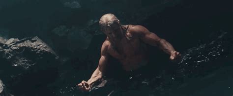 Here S The Shirtless Chris Hemsworth Scene You Didn T Get To See In Avengers Age Of Ultron
