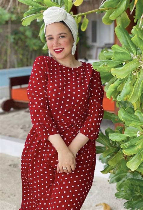 موديلات فساتين بدرجات اللون العنابي للمحجبات مجلة سيدتي