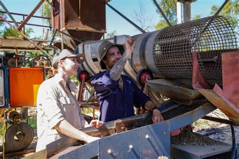 Edwina Thring On Linkedin Excited To Take Gem Hunters Season 2 To