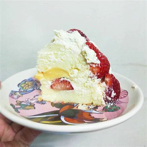 新莊隱藏美食。老字號 日月香草莓蛋糕 草莓季cp值推薦 咪醬の兔子窩
