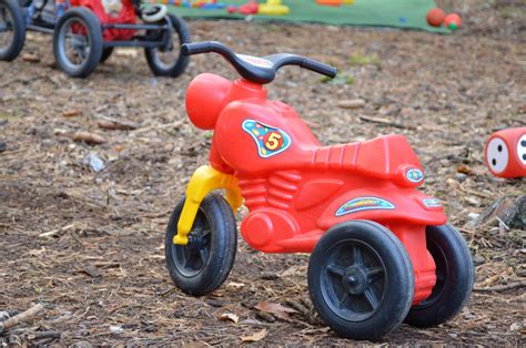 무료 이미지 바퀴 놀이 삼륜차 빨간 오토바이 경마 육상 차량 멍청이 어린이 자전거 푸시 바이크 6016x4000 785570 무료 이미지