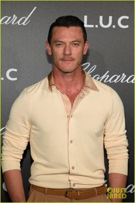 Luke Evans Flaunts His Gains Veins In New Shirtless Gym Photo