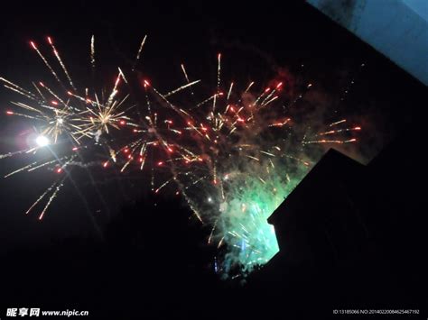 烟花 放烟花摄影图 节日庆祝 文化艺术 摄影图库 昵图网