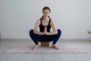 30 Ways To Use Yoga Blocks Yoga Bricks Yoga With Uliana