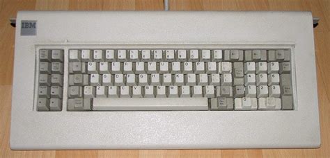 El mítico Model F de IBM vuelve a ponerse a la venta