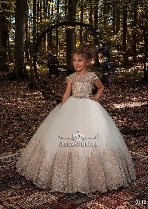 Épinglé Sur Платья принцесс