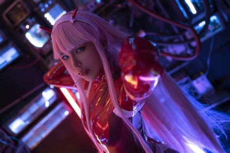 正妹 Coser「minichu」化身《航海王》紅髮傑克之女「歌姬美音」 Paradaily 遊戲｜動漫｜3c科技