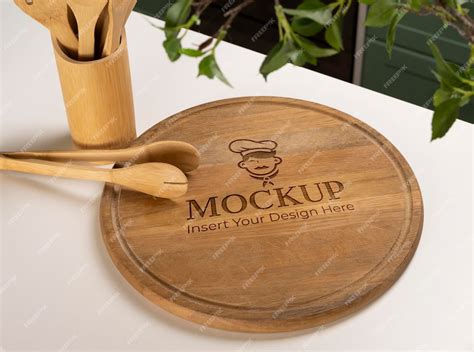 나무 커팅 보드 모형에 클로즈업 프리미엄 Psd 파일