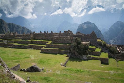 秘鲁马丘比丘印加人文明安地斯山脉迷路古代文明水平画幅云古老的旅行者