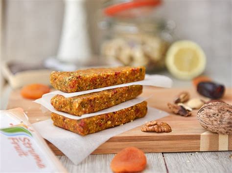 Сурови енергийни барчета със сушени кайсии