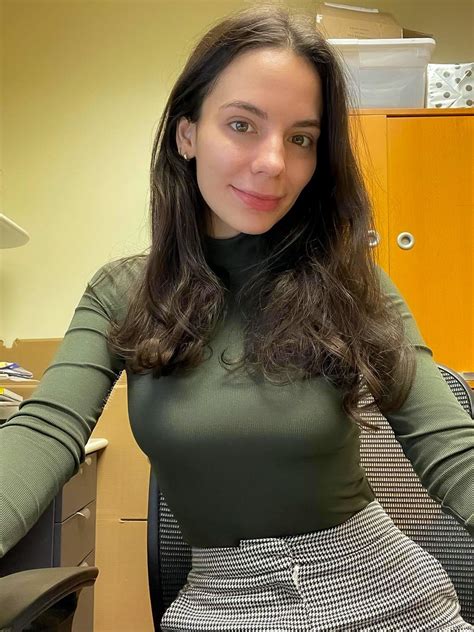 No Makeup Work Selfie ☺️ Scrolller