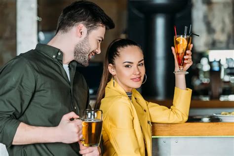 How To Hook Up With Someone At A Bar 6 Tips