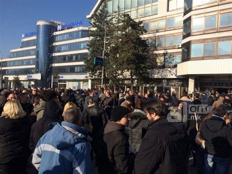 ВИДЕО Повторно со зурли тапани и петарди пред ДИК