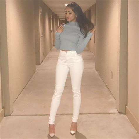 7 Hot Sexy Reem Alsanea Bikini Pics