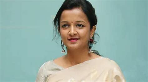 “நேசிக்க பயப்பட வேண்டாம்” கிருத்திகா உதயநிதி மின்னம்பலம்