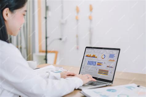 Premium Photo Advisor Financial Business Analytics Woman Team