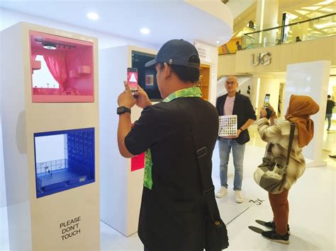Tunjukkan Ketajaman Kamera OPPO Reno10 Series OPPO Pop Up Store Bawa Konsep Miniatur Hyper