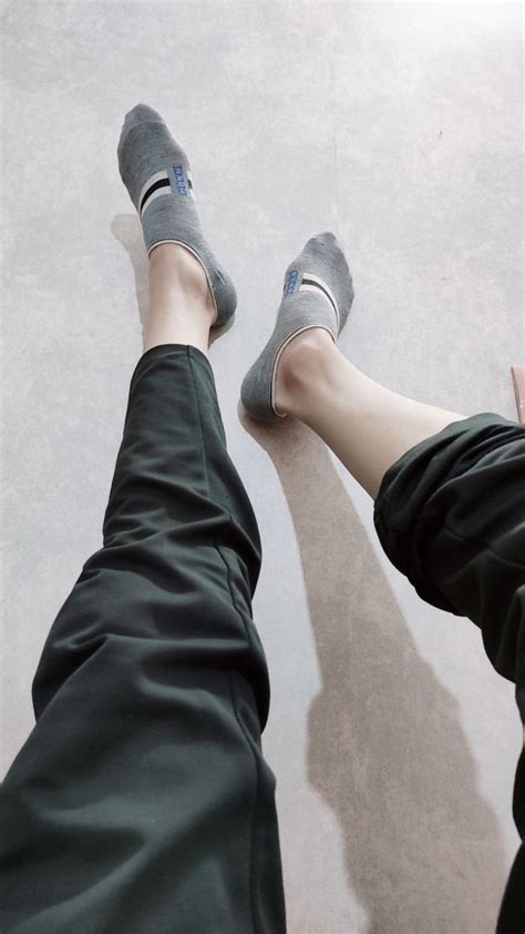 جوراب مچی و ساق سفید عکس